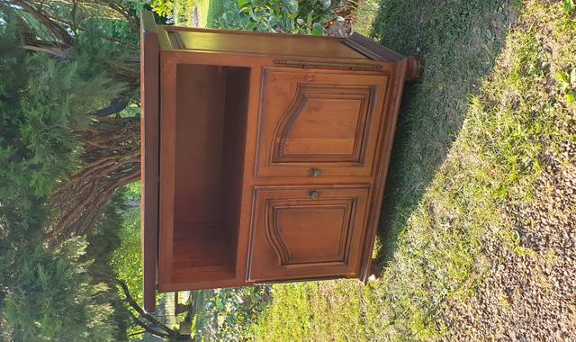 Donne meuble télévision en bois bon état , plateau orientable à ...